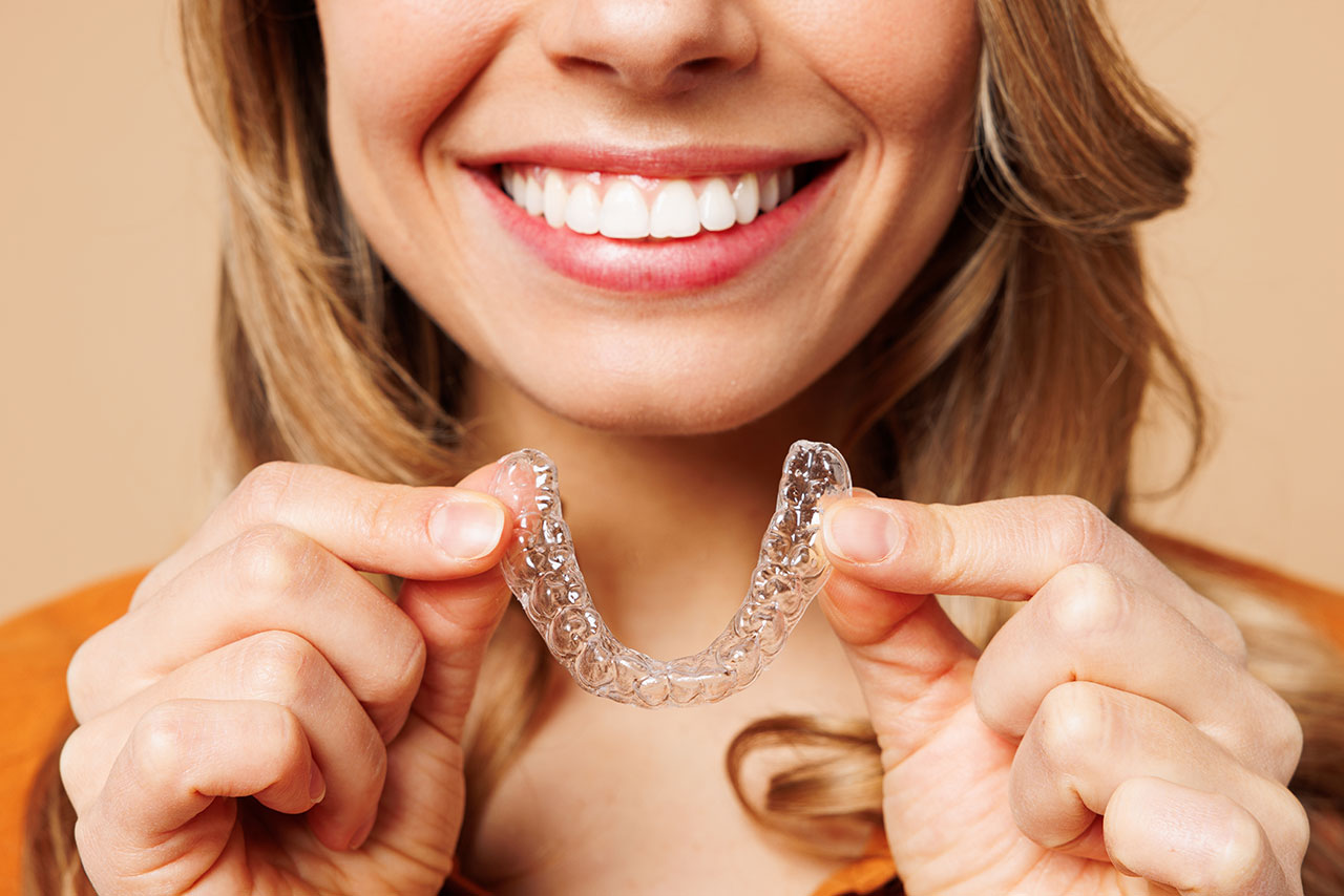 Clear Aligners: A Flexible Way to Straighten Teeth Without Metal Brackets